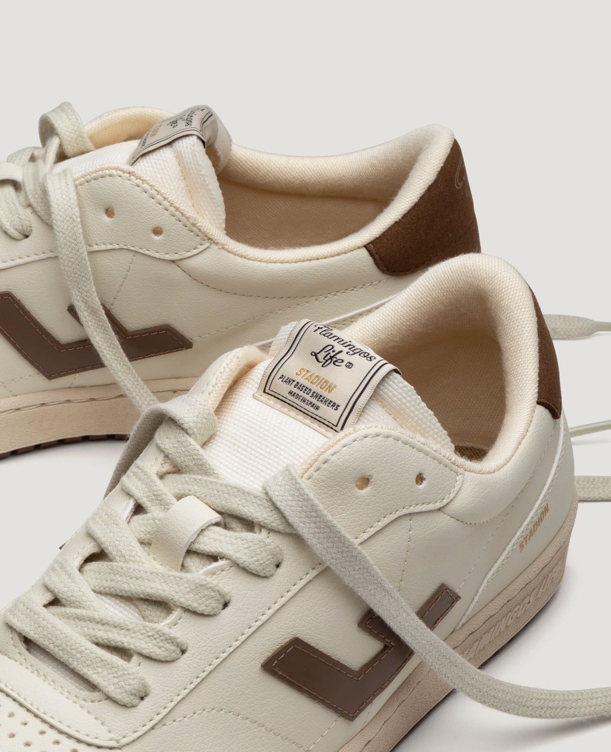 STADION FANGO - Flamingos' Life